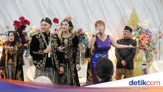 Irma Darmawangsa Totalitas Nyanyi di Acara Nikahan: Kita Menghargai
