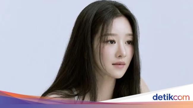 Seo Ye Ji Tuai Kritik Usai Larang Fans Sebut Nama 'Mantan' Kim Jung Hyun