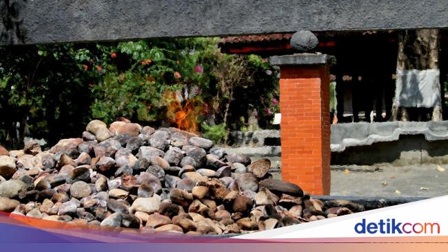Melihat Lebih Dekat Wisata Kayangan Api Bojonegoro