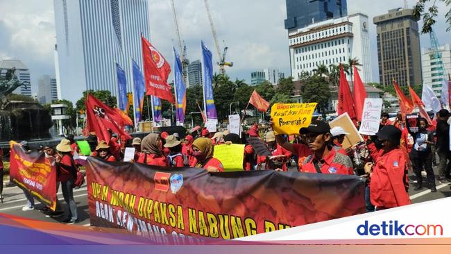Buruh-Ojol Demo Tolak Tapera, Bawa 5 Tuntutan Ini Buruh-Ojol Demo Tolak Tapera, Bawa 5 Tuntutan Ini