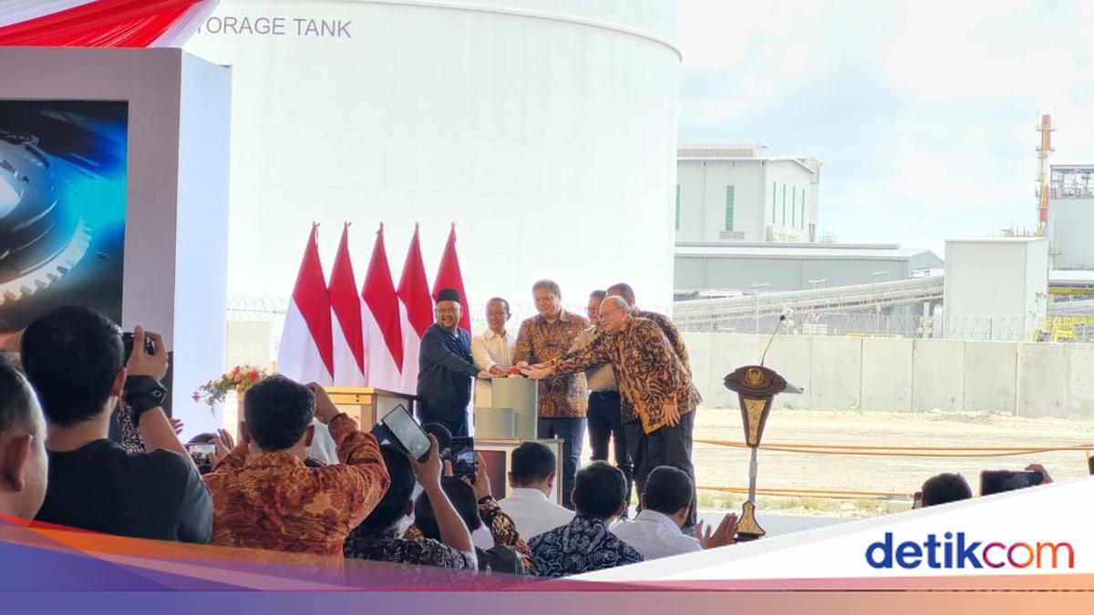 Smelter PT Freeport Indonesia di JIIPE Gresik Resmi Beroperasi