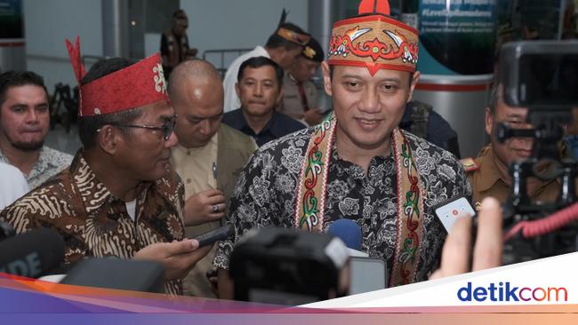 Ke Palangka Raya, AHY Buka Borneo Forum & Bagi-bagi Sertifikat Tanah