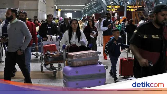 Atap Bandara New Delhi Ambruk, 1 Orang Tewas-Penerbangan Batal