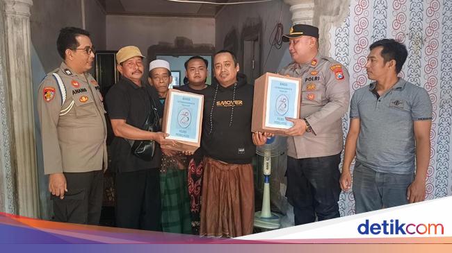 Tukang Ojek Asal Probolinggo yang Ditembak KKB di Papua Dapat Bansos Tukang Ojek Asal Probolinggo yang Ditembak KKB di Papua Dapat Bansos