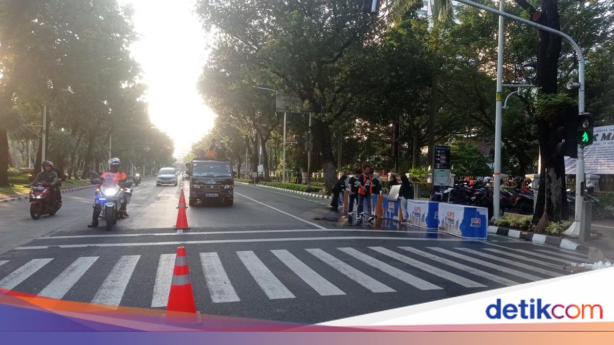 Sempat Ditutup, Jalan Medan Merdeka Selatan Jakarta Kembali Dibuka