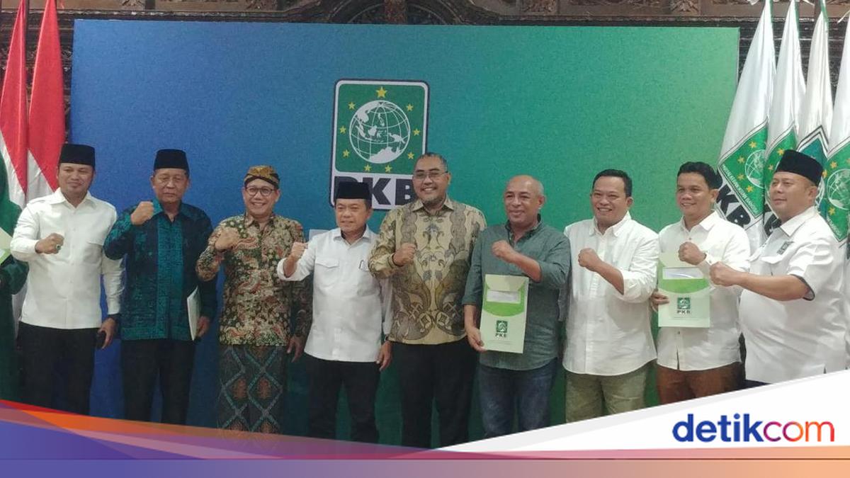 PKB Serahkan Surat Rekomendasi ke 2 Bacagub dan Cawabup