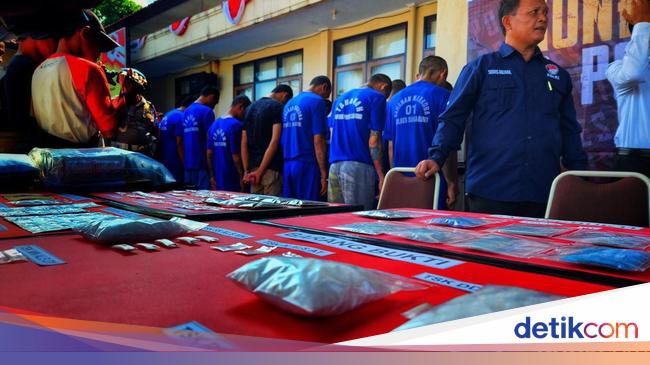 Polisi Bongkar Peredaran Narkoba di Sukabumi, 21 Orang Ditangkap!
