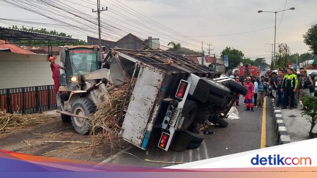 Truk Tabrak Motor hingga Terguling di Klaten, 1 Orang Tewas