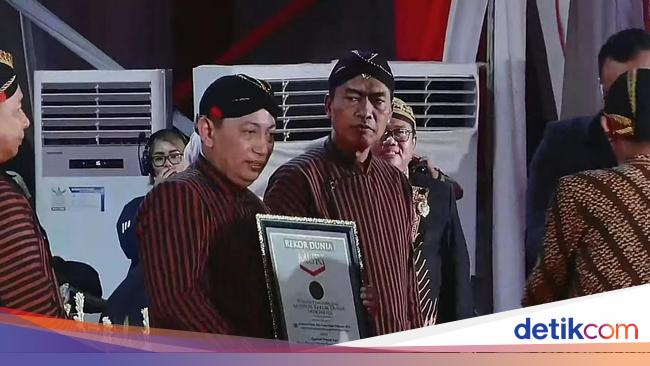 Gelar Wayang Kulit, Polri Raih 2 Rekor MURI