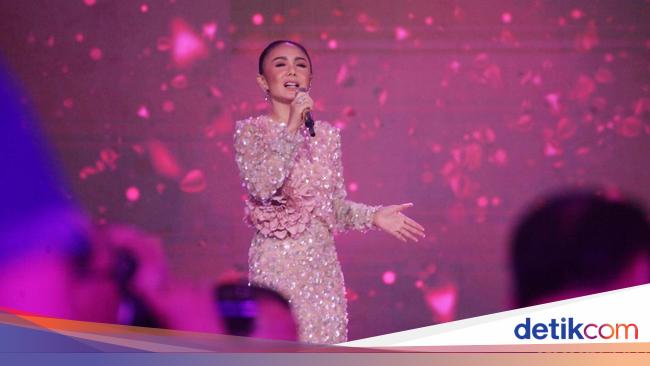 Yuni Shara Hibur Tamu Adhyaksa Awards 2024