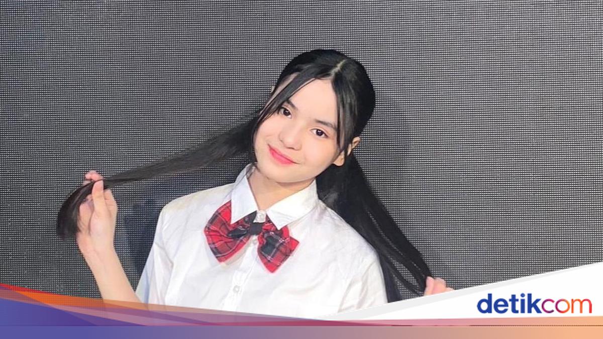8 Foto Cantiknya Jazzlyn Trisha, Anggota Termuda JKT48 yang Baru Lulus SD