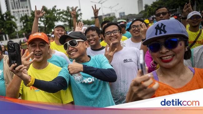 Ribuan Peserta Ramaikan Jalan Sehat Wondr Parade Ribuan Peserta Ramaikan Jalan Sehat Wondr Parade