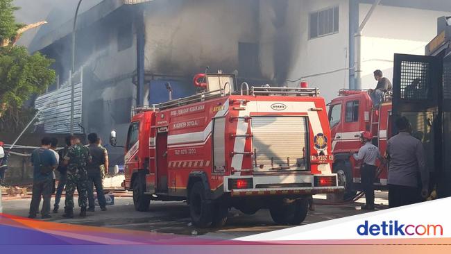 5 Fakta Kebakaran Lalap Pabrik Garmen di Teras Boyolali