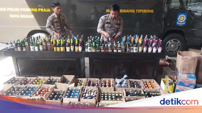 Satpol PP Bogor Musnahkan 1.890 Botol Miras Ilegal, Sitaan Selama 3 Bulan