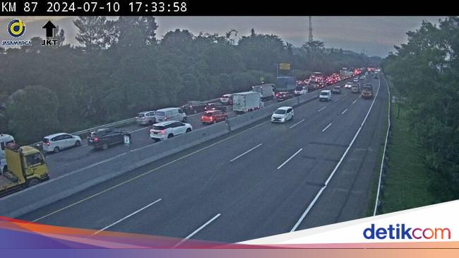 Sempat Tertutup karena Tabrakan Beruntun, 2 Lajur Tol Cipularang Km 86 Dibuka