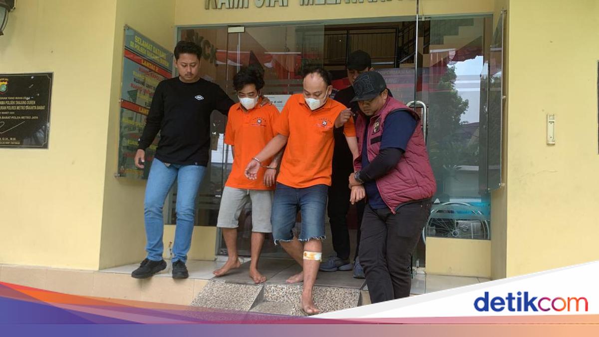 Potret Bang Jago Perampas Ponsel di Warteg Berbaju Tahanan dan Jalan ...