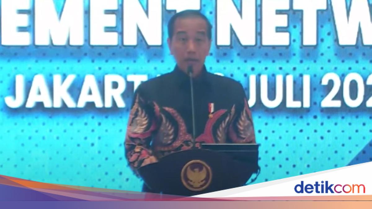 Jokowi Sedih Donald Trump Ditembak, Doakan Kesembuhan