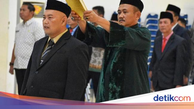 Eka Sanatha Dilantik Jadi Plh Sekda Karawang
