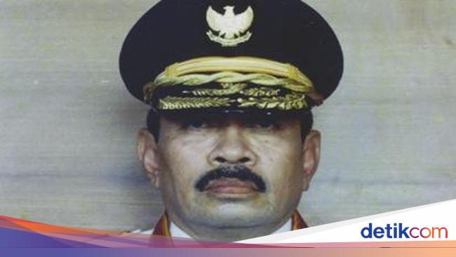 HR Nuriana Mantan Gubernur Jawa Barat Meninggal Dunia