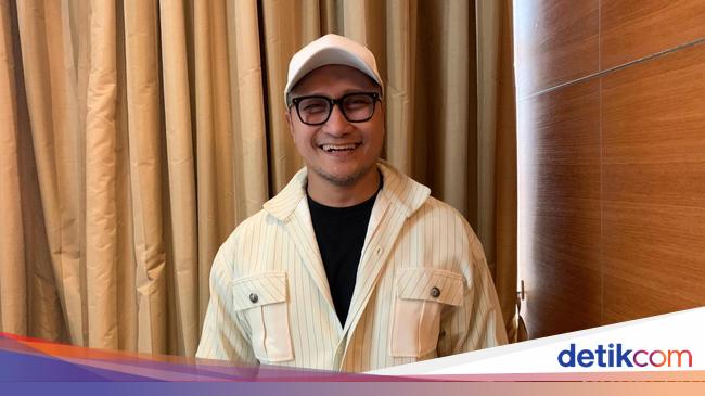 Arie Untung Cari Ladang Pahala Ikut Bangun Masjid Indonesia Pertama di ...