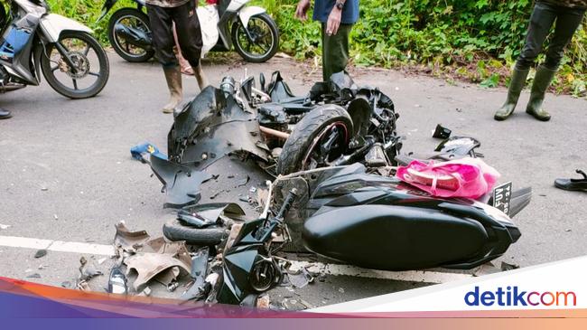 Honda BeAT Tabrakan dengan Yamaha R15, 2 Pengendara Tak Sadarkan Diri