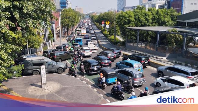 Penampakan Macet di Jl Juanda Jakpus Akibat Penutupan Jalan Sekitar Istana