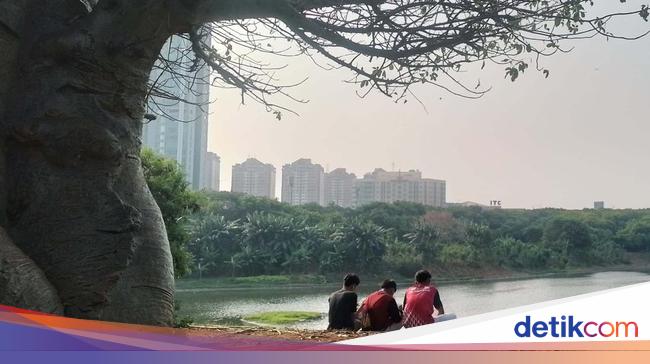 Taman Kota Waduk Ria Rio di Jakarta Timur Pas untuk Menyongsong Petang
