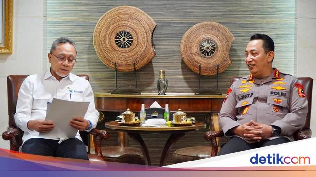 Setelah Jaksa Agung, Zulhas Temui Kapolri Bahas Satgas Impor Ilegal Setelah Jaksa Agung, Zulhas Temui Kapolri Bahas Satgas Impor Ilegal