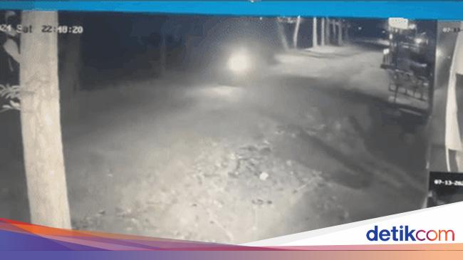 Misteri Sosok Pocong Bonceng Pemotor Terekam CCTV Polsek Lendah