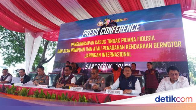 Bareskrim Buru 4 'Pemetik' Terkait Kasus Penggelapan 20 Ribu Motor Bareskrim Buru 4 'Pemetik' Terkait Kasus Penggelapan 20 Ribu Motor