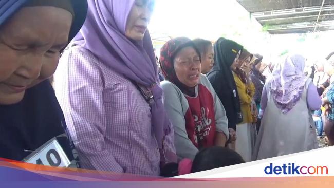 Viral Lomba Nangis Khusus Emak-emak di Tegal, Begini Ceritanya