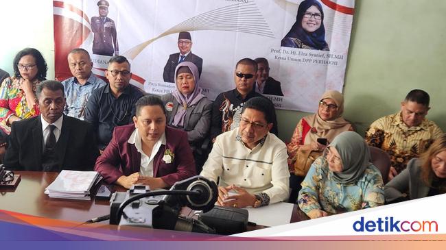 Pengacara Bantah Seluruh Tuduhan ke Iptu Rudiana di Kasus Vina Cirebon Pengacara Bantah Seluruh Tuduhan ke Iptu Rudiana di Kasus Vina Cirebon