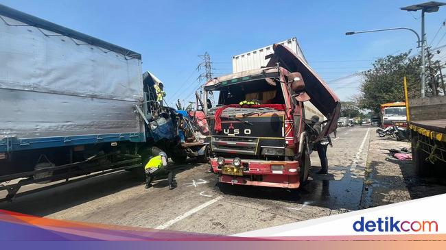 Truk Kontainer Vs Wing Box di Bypass Mojokerto, Satu Orang Tewas-1 Luka