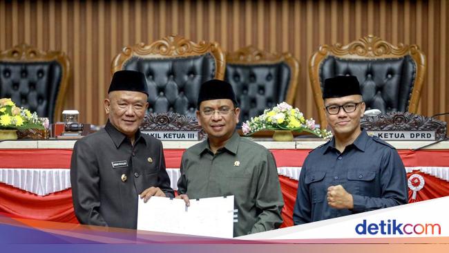 DPRD Kota Bandung Setujui Raperda Lingkungan Hidup dan Aset Daerah DPRD Kota Bandung Setujui Raperda Lingkungan Hidup dan Aset Daerah