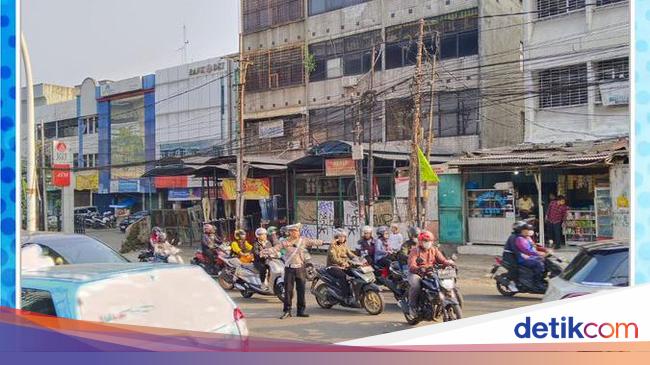Lalin di Pasar Cipulir Masih Macet Imbas Proyek Saluran Air