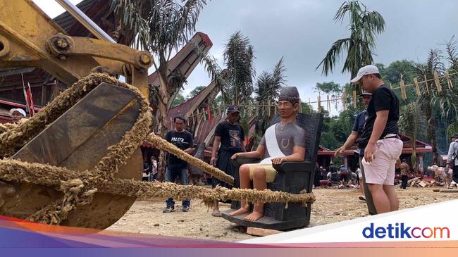 Ma Pasonglo, Arak-arakan Jenazah dalam Rambu Solo