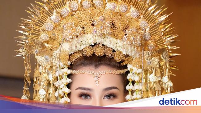 8 Potret Pernikahan Artis Indonesia dengan Resepsi Termewah di 2024 8 Potret Pernikahan Artis Indonesia dengan Resepsi Termewah di 2024