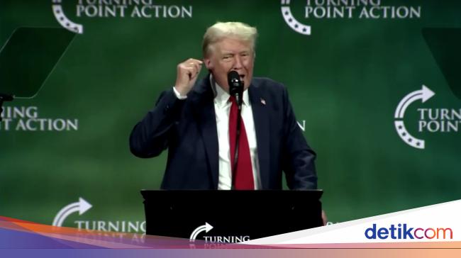 Terlinga Trump Sudah Tak Diperban Lagi