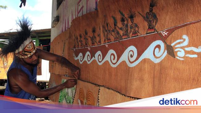 Suvenir Khas Papua, Lukisan Kulit Kayu dari Kampung Asei Besar