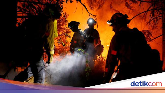 Kebakaran Hutan gegara Cuaca Ekstrem, California Membara