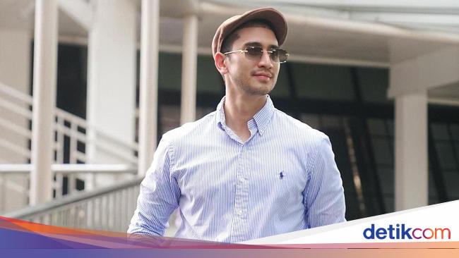 Garasi Mahal Verrel Bramasta yang Dilantik Jadi Anggota DPR: Maserati ...