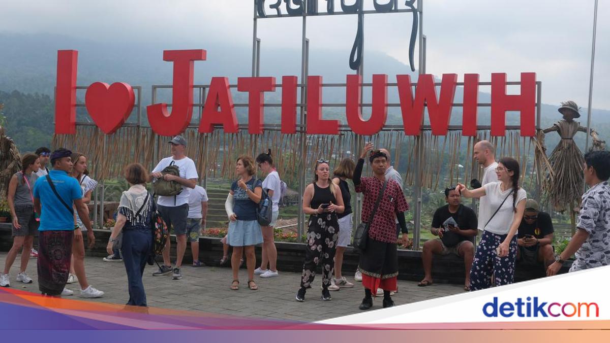 Tentang Pungutan Pajak Turis Asing di Bali