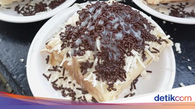 Manis Creamy! 20 Pancong Lumer dengan Aneka Topping