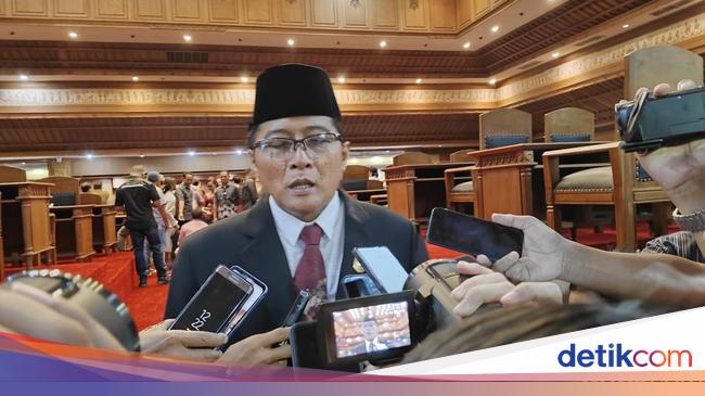 Pesan Giri Prasta ke Bima Nata yang Baru Dilantik Jadi Anggota DPRD Badung