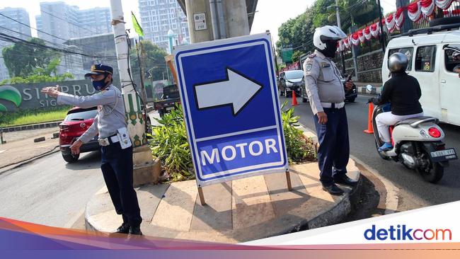 Dishub Terapkan Contraflow untuk Atasi Macet Imbas Proyek Galian di Cipulir Dishub Terapkan Contraflow untuk Atasi Macet Imbas Proyek Galian di Cipulir
