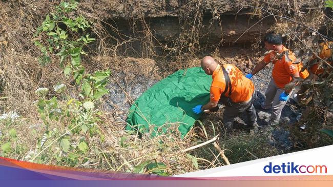 Mayat Pria Terbakar di Parit Gegerkan Warga Pasuruan