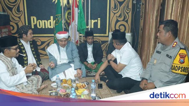 Fakta Pengajian KH Imaduddin di Gresik Tak Berizin-Panitia Diperiksa Polisi