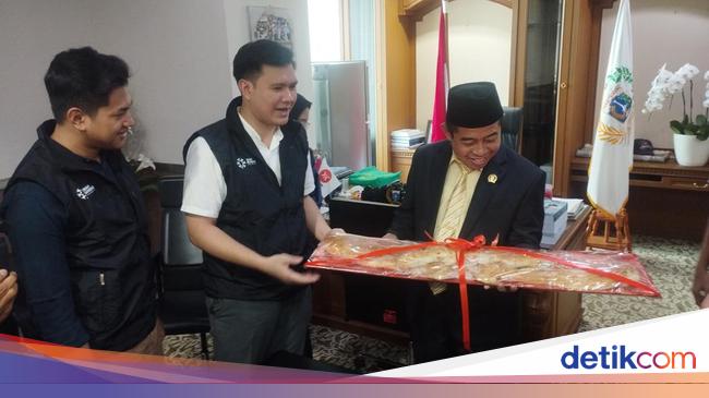 Ubah Bareng Beri Simbol Dukung Anies ke PKS Jakarta, Ada Roti Buaya-Bir ...