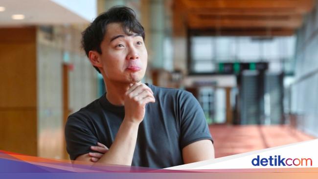 Haiyaaa! Uncle Roger Bakal Buka Restoran Pertama, Ini Menunya!