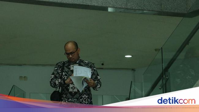 Pengacara Dini Desak MA Pecat 3 Hakim PN Surabaya Sesuai Usulan KY Pengacara Dini Desak MA Pecat 3 Hakim PN Surabaya Sesuai Usulan KY